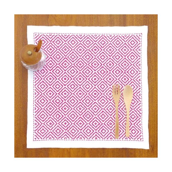 ■出荷目安：2〜7日後●一目刺し技法で簡単にできる刺し子キットです。図面にそって縦・横・斜めに縫うだけで伝統柄の花ふきんの出来上がり(^^) 図案プリント済みです。●「一目刺し」とは刺し子の技法のひとつで、一定の針目で縦、横、斜めと同じ方向...