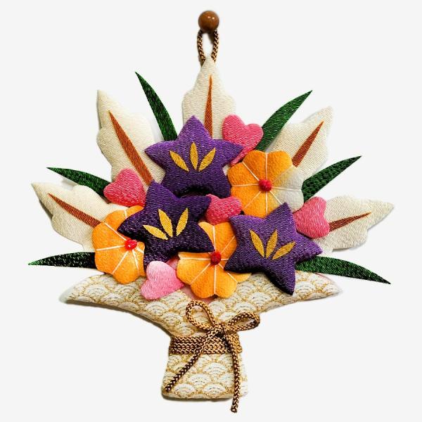 ■できあがりサイズ：約 縦16×横19cm可憐な桔梗を中心にお花を華やかに束ねた押絵の花籠飾りです。しっとりとしたちりめん素材で立体的に仕上げ、上品さとぬくもりを感じさせる一品に。玄関やリビングのインテリア、長寿のお祝いギフトにもおすすめで...