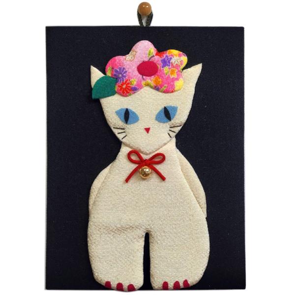 ■できあがりサイズ：約 15cm×20cm京都のちりめん手芸工房から届いたネコシリーズ〜猫の愛らしい表情・しぐさを、あたたかみを感じるちりめん生地の押絵で表現する壁掛けキットです。押し絵の手法で立体的に仕上がる作品は、猫好きの方へのプレゼン...