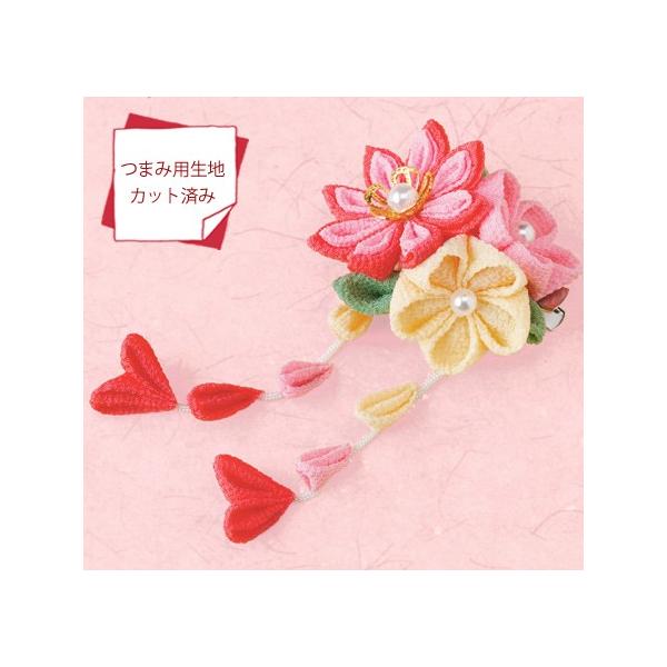 ■出荷目安：2〜7日後●京ちりめんで作る、華やかなつまみ細工のキット。ちりめん生地があらかじめカットされていて、つまみ細工初心者にも気軽にお楽しみいただけます。はんなりした和の色合いが美しいお花のブローチは、土台付きで貼るだけカンタン！小さ...