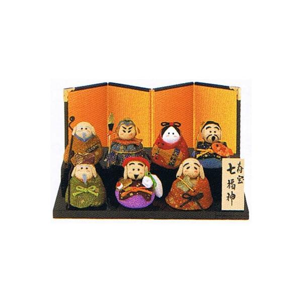 ●ちりめんで作るかわいい姿の七福神さま。延寿・招福の願いをこめて。●サイズ（１体）：約たて7cm×横6cm●制作時間：約4時間●用意するもの：ハサミ・ものさし・縫い針・ボンド・目打ち・両面テープ（５mm巾）・赤えんぴつ・ペンチ※金屏風と下の...
