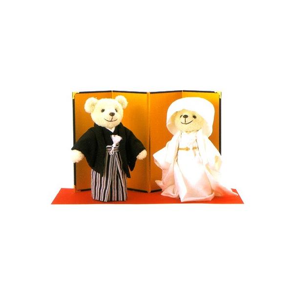 ■出荷目安：2〜7日後●おめでたい席に、かわいらしい和装のくまさんはいかがですか。立ち姿の白無垢に綿帽子の花嫁くまさんと、羽織袴の花婿くまさんのペアです。●サイズ：約身長22cm×横15cm●製作時間：約240分※金屏風、もうせん、中に詰め...