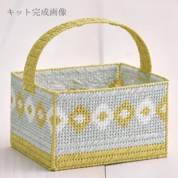 ■約 縦13cm×横16cm×高さ9.5cm(持ち手含まず)ペーパーヤーンをキャンバスに刺して作るバスケット♪ティッシュカバーに続く第2弾です。紙ならではのナチュラルなカラーや風合いが特徴的です。実物大刺し方図入り、キャンバス型抜済みなので...