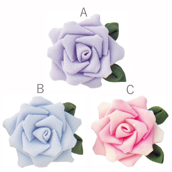 ●ボンドだけで簡単に作成できる初心者向けのつまみ細工キット。 針と糸は不要！つまみ用の生地はあらかじめカット済み。大きめサイズで専用のピンセットがなくても手でつまむことができ、幅広い年代層にお楽しみいただけます。かわいらしいお花モチーフで、...