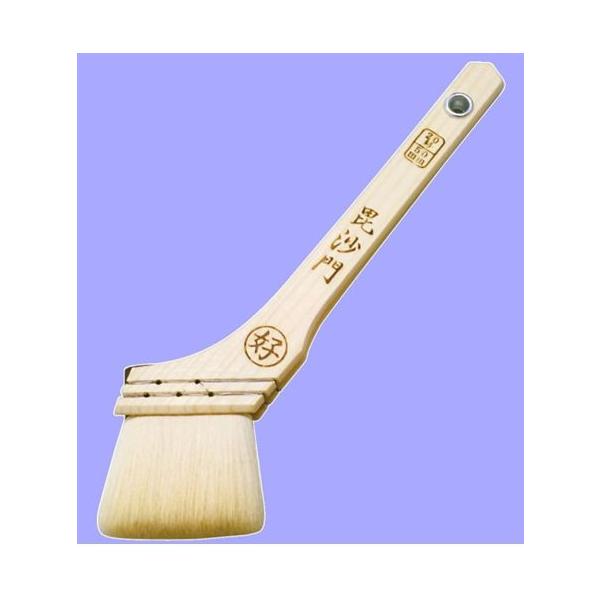 ●今までに見られた、化学繊維特有のつっぱり感を解消しました。●水性塗料に最適です。　●スムーズな吐き出しにより、かすれの少ない、優れた仕上がりを実現しました。●プロの方にご満足していただける、高品質な刷毛です。●毛材：ポリエステル（フェイク...