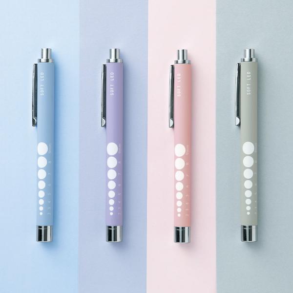 場所を選ばない大人カラー軽くて滑りにくいラバー調ペンライト落ち着いた色合いで人気のくすみカラー。滑りにくい超軽量のペンライトです。・滑りにくいラバー加工タイプ・いざという時に便利なスケール&amp;ゲージ付・持ち運びに便利なクリップ付・やわ...