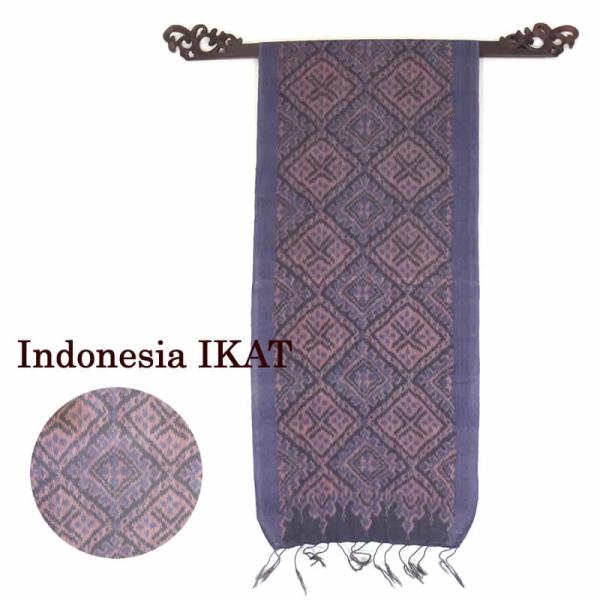 サイズ：約44×170cm素材：綿生産国：インドネシア雑貨送料【雑貨まとめ買い対象商品】■こちらの商品はメール便配送です一枚でアジアのテイストを醸し出すイカット。テーブルライナーやタペストリーとして。お部屋をアジアンティストにしたい方にぴっ...