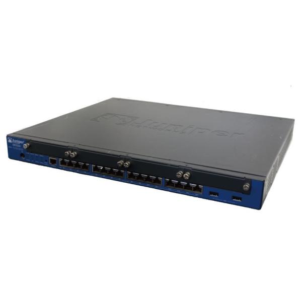 Juniper Networks SRXシリーズ サービス ゲートウェイ。10/100/1000 ×16、USBポート×2