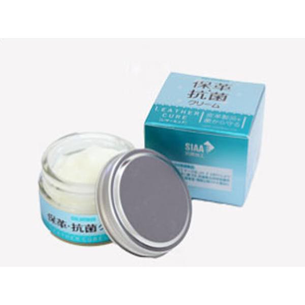 靴、ハンドバッグ、革小物等の皮革製品に保革・抗菌効果を与えるクリームです。有効成分が素材に付着することで菌の増殖を抑制します。抗菌の持続時間は約２週間です。（※使用環境や条件によって変動します）安心のSIAA登録製品SIAA抗菌加工マークは...