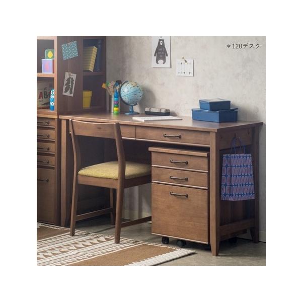 送料込み（対象外地域：北海道・沖縄・離島の送料はお見積り）落ち着いた雰囲気の天然木デスク。リビングにも置きやすい奥行50cmのスッキリサイズが魅力です。引出しは3段引きのフルオープンタイプで出し入れしやすく、内部には仕切り板もあるので文房具...