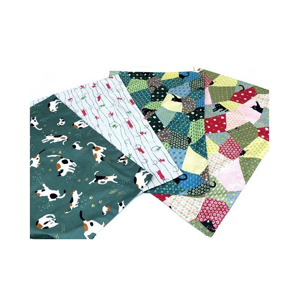 猫がベースの和柄の生地をタペストリーにしてみました。裏生地も和柄を使用した二重縫いです。裏生地はどれも同じ柄です。お部屋のアクセントにいかがでしょうか？♪表柄は4種類ございます。タペストリー用の棒は付いていませんのでお手持ちの棒をご利用くだ...