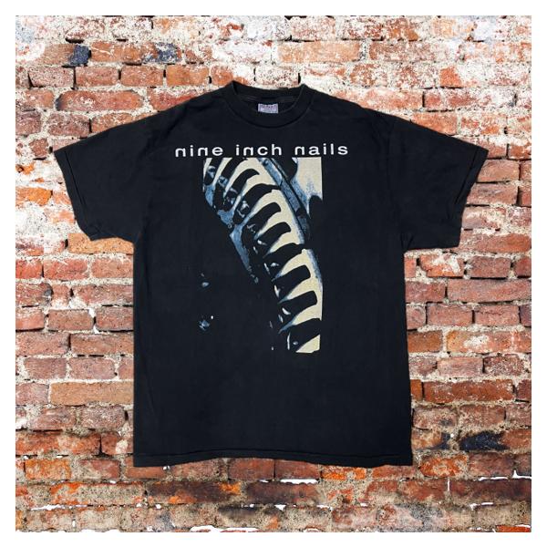 Nine Inch Nails  ナインインチネイルズ 　Tシャツ【ネコポス便配送】※【日付時間指定・代金引換】でのお取引はできません。●素材：コットン100%●カラー：・black【ブラック】●サイズ：XL