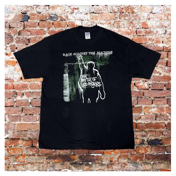 Rage Against the Machine レイジアゲインストザマシーン Tシャツ【ネコポス便配送】※【日付時間指定・代金引換】でのお取引はできません。●素材：コットン100%●カラー：・black【ブラック】●サイズ：XL
