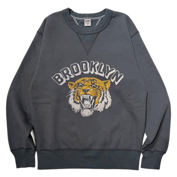 BARNS OUTFITTERS（バーンズアウトフィッターズ）[品番]BR-25389ヘビーウェイトな生地を編み立てる小寸編み機や米国製ミシンによるフラットシーマーの縫製などBARNS OUTFITTTERSならではの生産背景で作り出される...