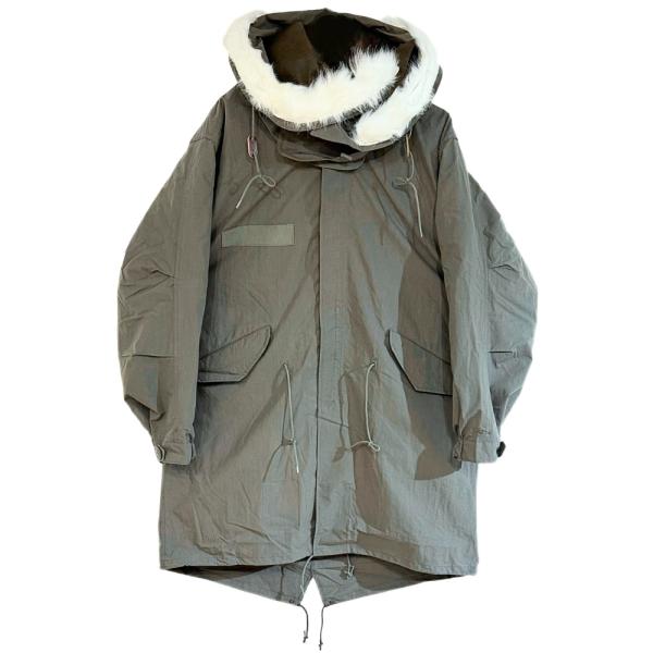 米軍製M-65パーカーのレプリカ、ミリタリーアイテムとしては定番の人気アウターです。