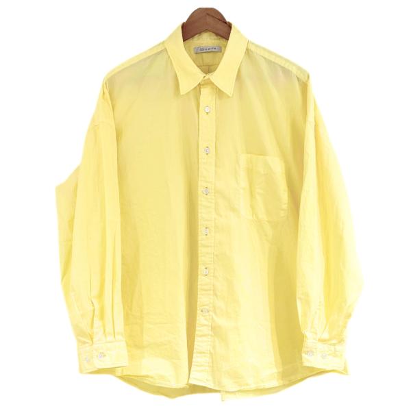 CATTA（カッタ）[品番]RGW-01柔らかで滑らかなコットンブロード生地を使用したこのシャツは、体に程よくフィットするレギュラーシルエットが特徴です。