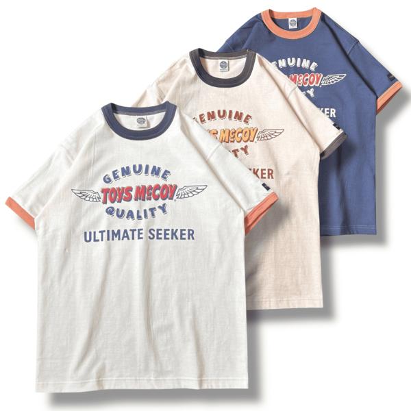 TOYS McCOY（トイズマッコイ）トイズマッコイのロゴを胸のプリントした、シンプルなTシャツ。リンガー仕様がアクセントに。トリムがトリコロールカラーのオフホワイトや、ヴィンテージ感あふれるベージュ、マックィーンスウェットを想起させるMc...