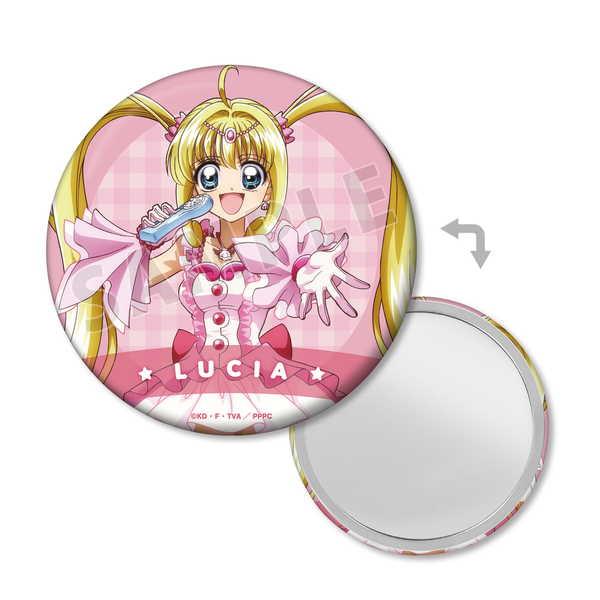 【発売日：2026年03月31日】メール便配送商品 「ぴちぴちピッチ」より、缶ミラーの登場です。七海 るちあの描き下ろしイラストを缶ミラーに仕上げました。缶バッジのように見えますが、裏面がいろんなシーンで便利に使えるミラーになっております。...