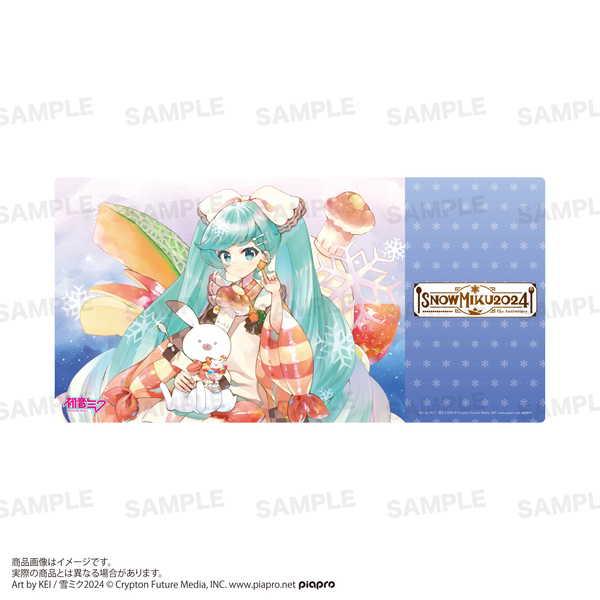 メール便対応商品 「SNOW MIKU 2024」より、サブビジュアルのイラストを使用したデスクマットが登場！美麗なイラストを隅々までお楽しみいただけるデスクマットです。【サイズ】 (約)W600×H300mm【素材】 ポリエステル、ゴムS...