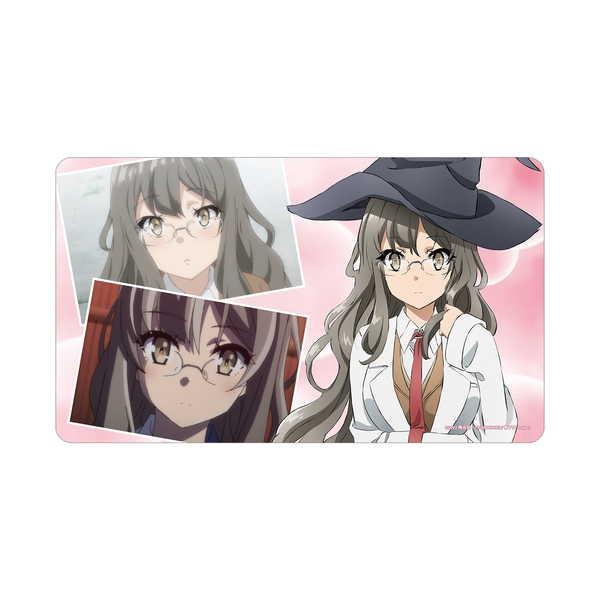 【発売日：2026年07月31日】宅配便配送商品 「青春ブタ野郎はバニーガール先輩の夢を見ない」より、マルチデスクマットの登場です。双葉理央の印象的なシーンをマルチデスクマットに仕上げました。デスクに敷いたり、お部屋に飾ったり、キャラクター...