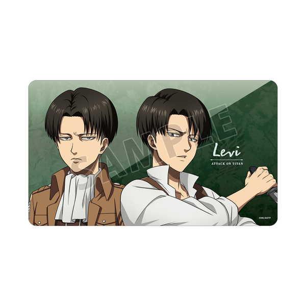 【発売日：2026年07月31日】宅配便配送商品 「進撃の巨人」より、マルチデスクマットの登場です。リヴァイの描き下ろしイラストをマルチデスクマットに仕上げました。デスクに敷いたり、お部屋に飾ったり、キャラクターとの日常をお楽しみください。...
