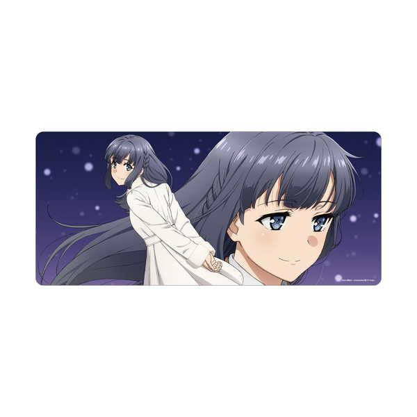 【発売日：2026年07月31日】宅配便配送商品 「青春ブタ野郎はゆめみる少女の夢を見ない」より、特大マルチデスクマットの登場です。牧之原翔子のイラストを特大マルチデスクマットに仕上げました。デスクに敷いたり、お部屋に飾ったり、キャラクター...