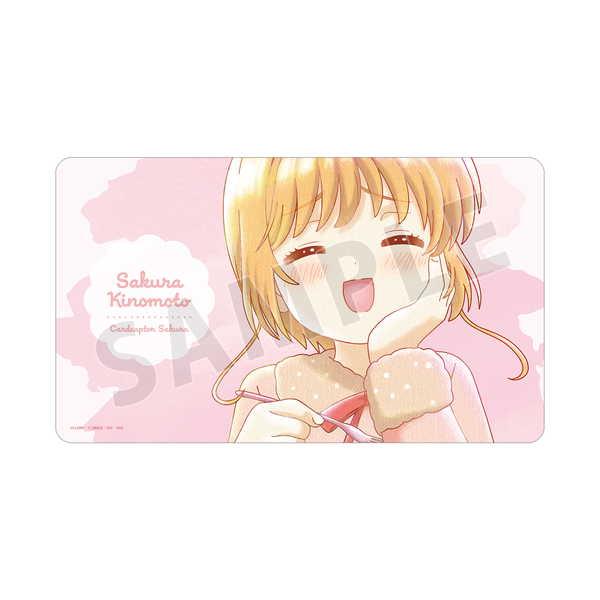 【発売日：2026年05月31日】宅配便配送商品 「カードキャプターさくら クリアカード編」より、Ani-Art aqua label マルチデスクマットの登場です。木之本 桜のイラストを新たなタッチで魅力的に表現し、マルチデスクマットに仕...