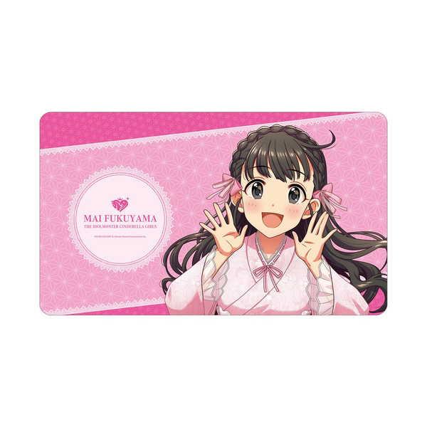 【発売日：2026年07月31日】宅配便配送商品 「アイドルマスター シンデレラガールズ」より、マルチデスクマットの登場です。福山舞の描き下ろしイラストをマルチデスクマットに仕上げました。デスクに敷いたり、お部屋に飾ったり、アイドルとの日常...