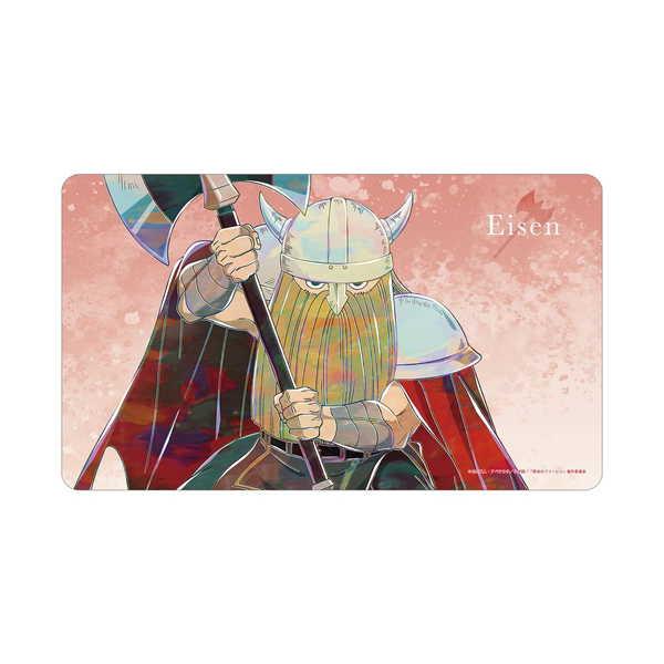【発売日：2026年08月31日】宅配便配送商品 「葬送のフリーレン」より、Ani-Art マルチデスクマットの登場です。アイゼンのイラストを新たなタッチで魅力的に表現し、マルチデスクマットに仕上げました。デスクに敷いたり、お部屋に飾ったり...