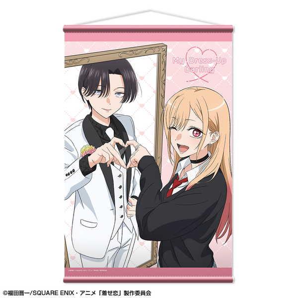 【発売日：2026年06月30日】宅配便配送商品 「その着せ替え人形は恋をする Season 2」より、B2タペストリーが登場！存在感抜群のB2サイズ♪壁に飾ってお気に入りのキャラクターといつも一緒に。【サイズ】 約515×728mm【素材...