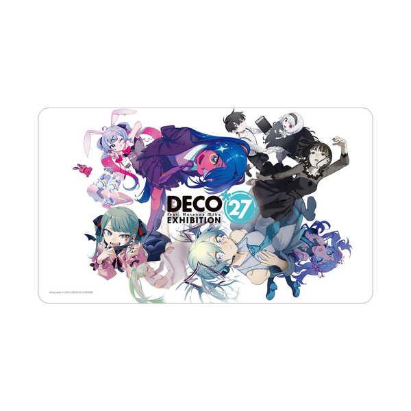 【発売日：2026年07月31日】宅配便配送商品 「DECO*27 feat.初音ミク EXHIBITION Produced by DECO*27 / OTOIRO」より、マルチデスクマットの登場です。キービジュアルをマルチデスクマットに...