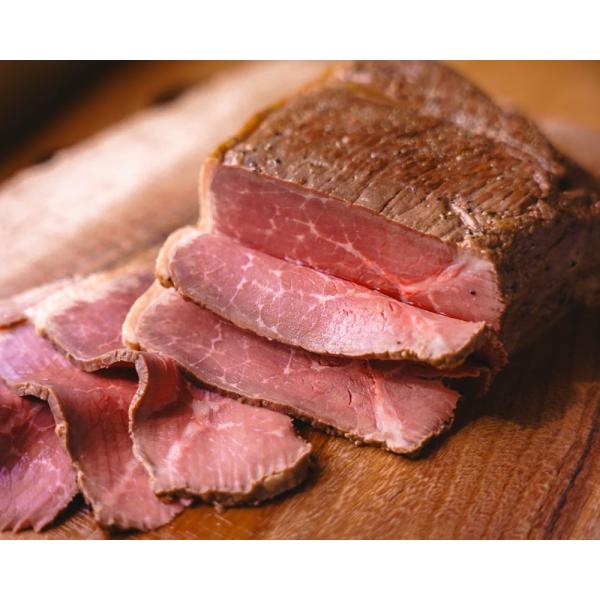 卸売り向け商品の ローストビーフの大容量パックがオンラインストアに新登場！大自然が育む赤身が特徴のヘルシーなローストビーフです。鉄分や亜鉛を多く含んだ良質なたん白質である赤身の牛は、霜降り肉のリッチな味わいとは異なり、ヘルシーで飽きのこない...