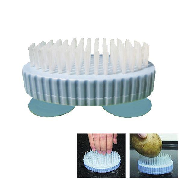 【介護用品：爪ブラシ】特別セール！多様な用途の吸盤付きブラシ。入れ歯ブラシ、爪ブラシ等のほか浴室、台所などで活躍します。手で持っても使えます。周囲に滑り止めスリット付き。