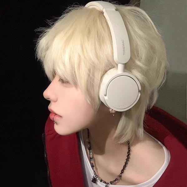 [ セット内容 ]ウイッグ/ヘアネット「記載のないアクセサリー、小物等は付属しません」[ カラー ]プラチナカラー[ 素材 ]耐熱ファイバー[ サイズ ](cm)頭周り55-58cm※表記寸法と実寸値の多少の誤差はご容赦ください※画面上の色...