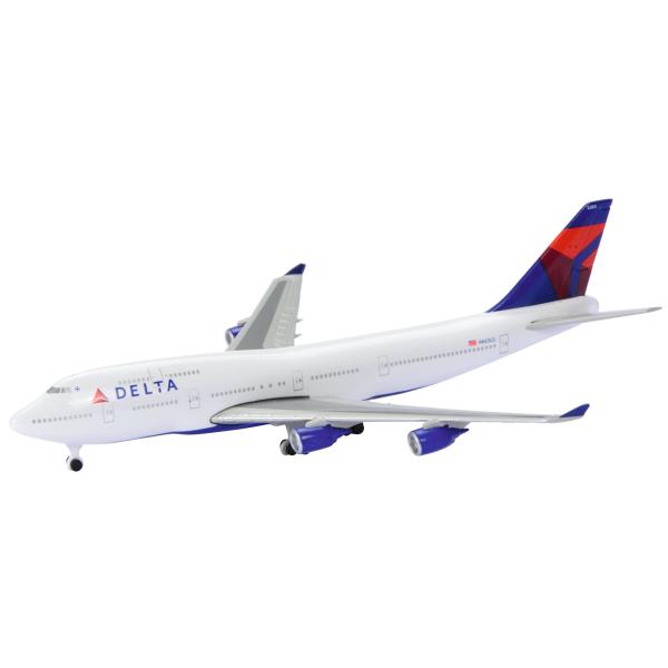 シュコー Schuco Aviation B747-400 デルタ航空 1/600スケール 403551671 ・サイズ:飛行機:幅10.3×奥行11.5×高さ3.7cm、スタンド:2.3×2.3×高さ3cm・仕様:1/600スケール・素材...