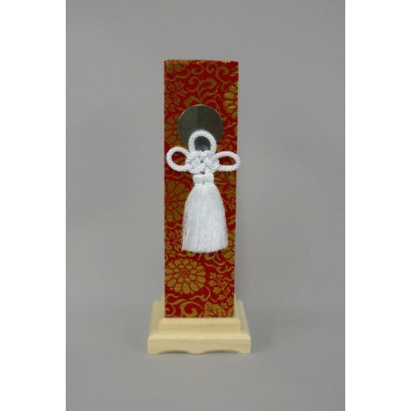 神徒用位牌御玉代　御霊代　御霊舎　霊璽　霊示などと呼ばれています。個人が宿る依り代-------------------------------------■材質■スプルース金襴■サイズ■全長（蓋をかぶせた状態）18cm台幅　7.5cm台奥...