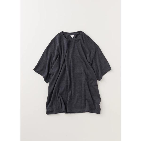 New Zealand Merino Wool Tenjiku / Wide T-shirt使用したのは雄大な大自然の中で育った良質なニュージーランドメリノウール100％の天竺素材。ウールは「呼吸する繊維」と言われるほど吸湿性と放湿性に優れ...