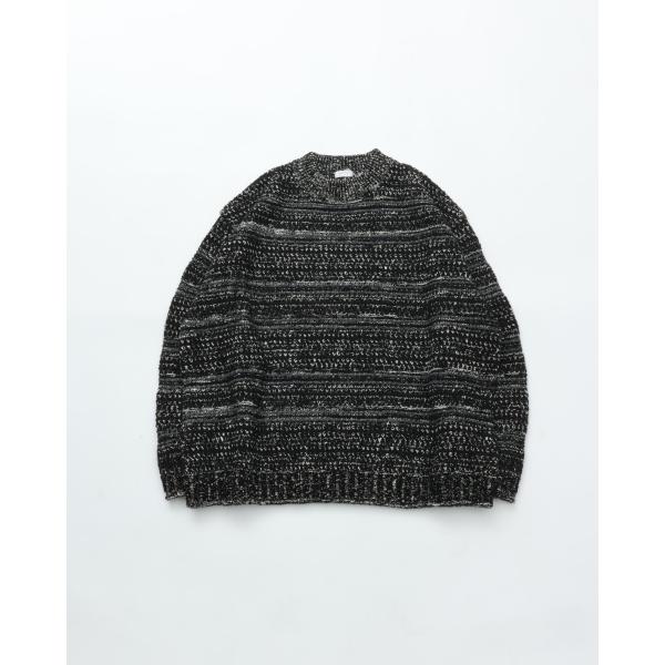 ※店舗間移動の為、発送までに3日かかる場合がございます。crepusculeのマルチボーダーミックスプルオーバーが入荷致しました。ドロップショルダーにゆったりとした身幅の気品のあるリラックスしたシルエット。独特な複数の色が混ざり合った糸での...