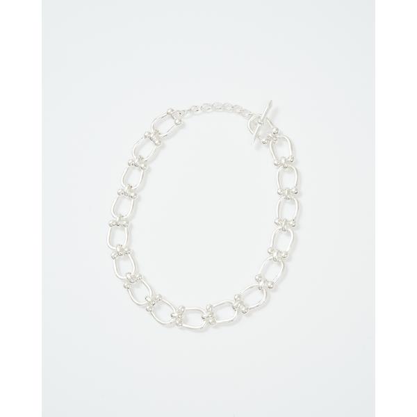 店舗間移動の為、発送までに3日かかる場合がございます。X線没収品を再解釈する〈Confiscation?Objects〉シリーズから、ドライバービットをTバーに転用したチェーンネックレス。コッパー製のボリュームチェーンにSV925厚メッキを...