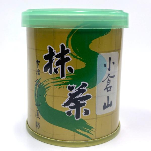 宇治抹茶　山政小山園謹製　小倉山30ｇ　人気のお抹茶です　当店は、山政小山園正規販売店です昨今の抹茶ブームで品薄状態が続いていますが、数量限定で販売いたします、本品は、抹茶本来の石臼挽き、ふくよかな香りとまろやかな味わいで、後口に爽快さがあ...