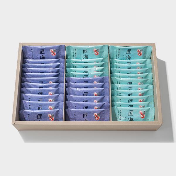 こちらの商品は、3営業日程度にて発送を予定いたします。【商品説明】●商品内容：海人の藻塩味×16枚、かどやのごま油味×17枚●箱サイズ：約縦22×横36×高さ7cm●生産国：日本※メーカー都合により デザイン・内容等が変更になる場合がござい...