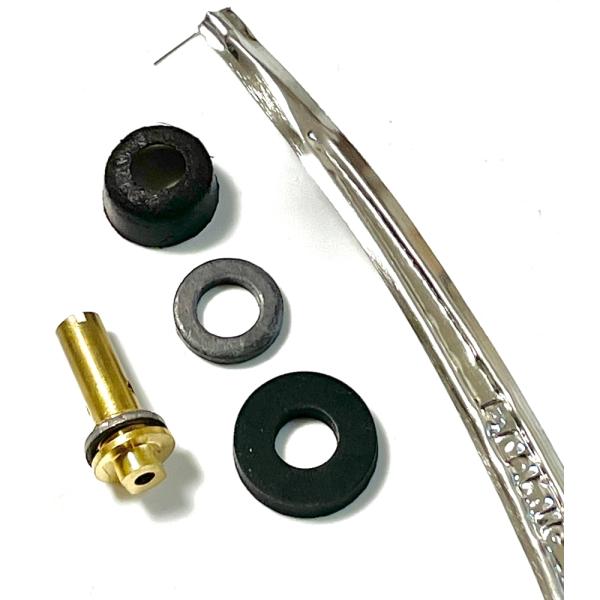 逆止弁、プリッカーの付いたセットになっています。メンテナンスなどにあると大変便利なリペアガスケット類です。【内訳】(1)タンクジョイント鉛パッキン　：　１枚（96・００系）(2)ポンプカップ（Φ14.5 x 8 mm）：　１個(3)フィラー...