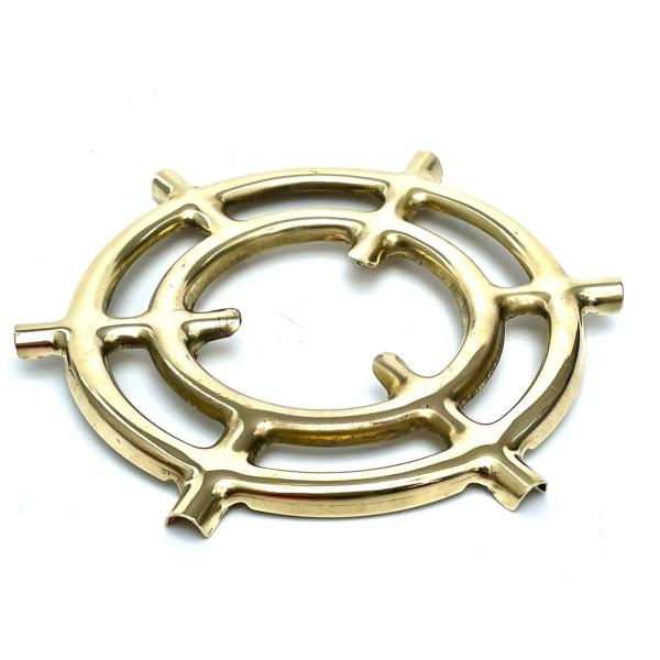 ヴィンテージ真鍮製のトッププレートリング　Primus96やOptimus00系の小型、中型ストーブをはじめ123Rなどにも適合します。リングが小さく、8R/99/111や色んな小型ストーブなどにも使え、乗せるだけで小さなカップやエスプレッ...