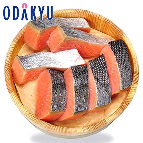 加工地：新潟県産地：カナダ(キングサーモン)重さ：約1.5kg箱サイズ：22×22×9(cm)賞味期間：出荷日より冷蔵で14日間内容：鮭 [65g×7切]