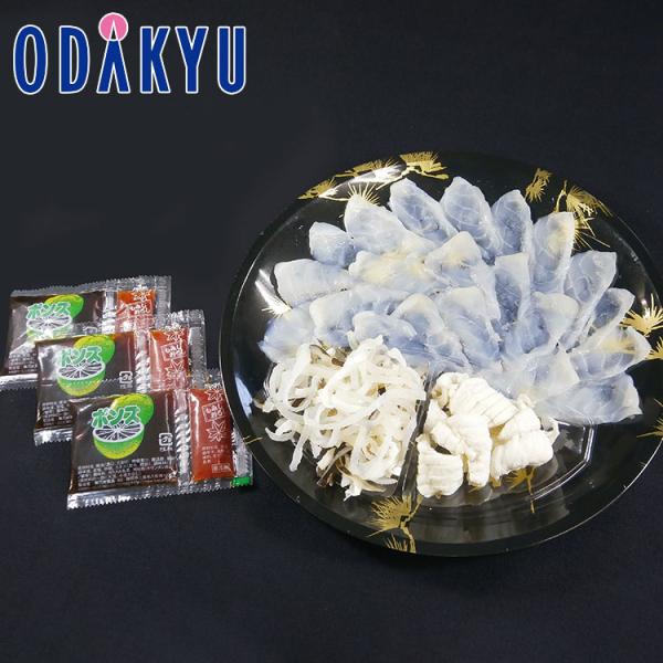 加工地：山口県産地：日本箱サイズ：25.5×25.5×8(cm)賞味期間：出荷日より30日間内容：とらふく刺し45g・とらふく皮30g（22cm簡易皿）ポン酢＆もみじおろし18g×3