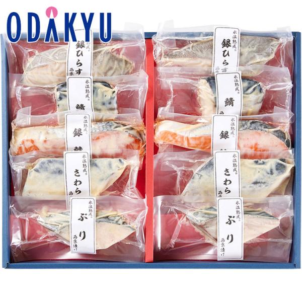 加工地：鳥取県産地：ギンヒラス（ニュージーランド他）、サワラ（国産他）、サバ（ノルウェー他）、ギンサケ（チリ）、ブリ（国産）重さ：約1.1kg箱サイズ：33×41×4.5(cm)賞味期間：出荷日より60日間内容：銀ひらす西京漬け60g×2、...