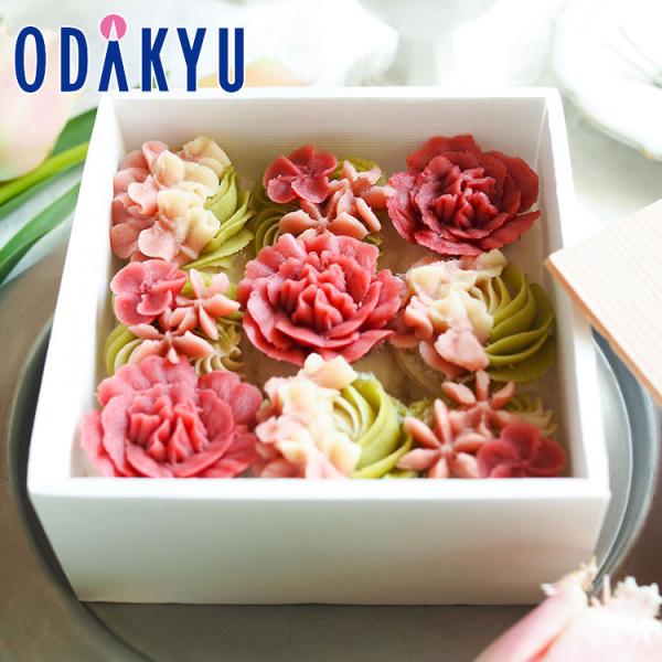 加工地：奈良県産地：米（国産）重さ：約0.5kg箱サイズ：14×32×7.5(cm)賞味期間：製造日より30日間内容：おはぎのフラワーBOX（カーネーション）