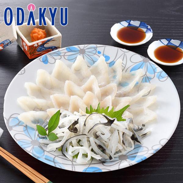 加工地：山口県産地：トラフグ（長崎県産、熊本県産：養殖）重さ：約0.375kg箱サイズ：28.2×23×8.2(cm)賞味期間：製造日より90日間内容：とらふぐ刺身（19cm皿）35g、とらふぐ皮20g、ふくポン酢10g、もみじおろし10g