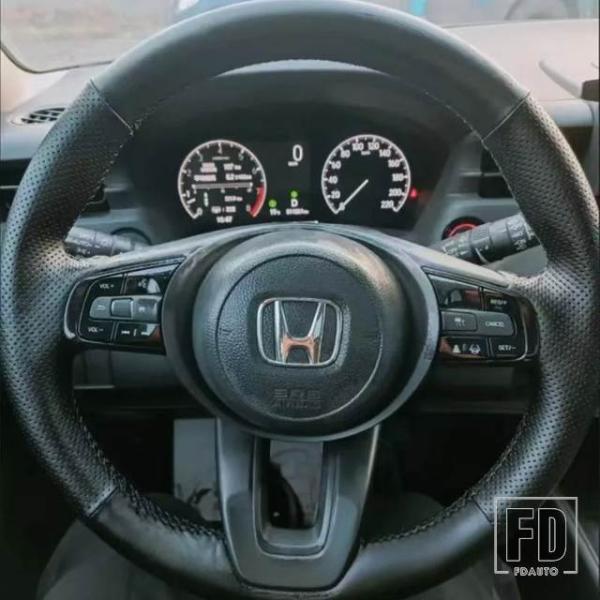 ホンダ カスタムステアリングホイールカバーアクセサリー手縫いマイクロファイバー革 2023 XRV ヴェゼルオデッセイ ENS1 ENP1■仕様 【爆買】重要な化学物質:なしサイズ:25 * 10 * 5特殊機能:四季汎 直径:38cm重量...