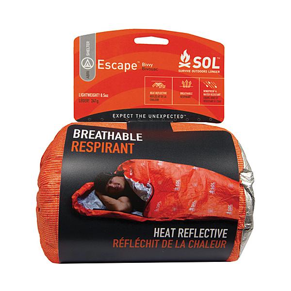 SOL エスケープヴィヴィ 独自の透湿性素材を使い、マミータイプの寝袋状に作られた画期的な製品です。内部の蒸れを気にすることなく、オールシーズン快適に使用できます。単体での使用はもちろん、シュラフカバーやインナーシーツとしてもおすすめ。登山...